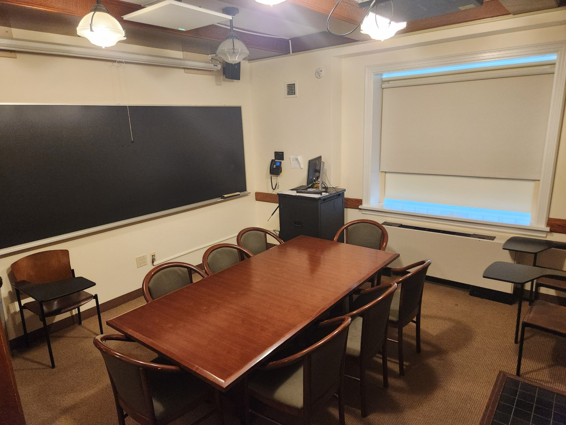 Knox Classroom Information and Photos | University Registrar